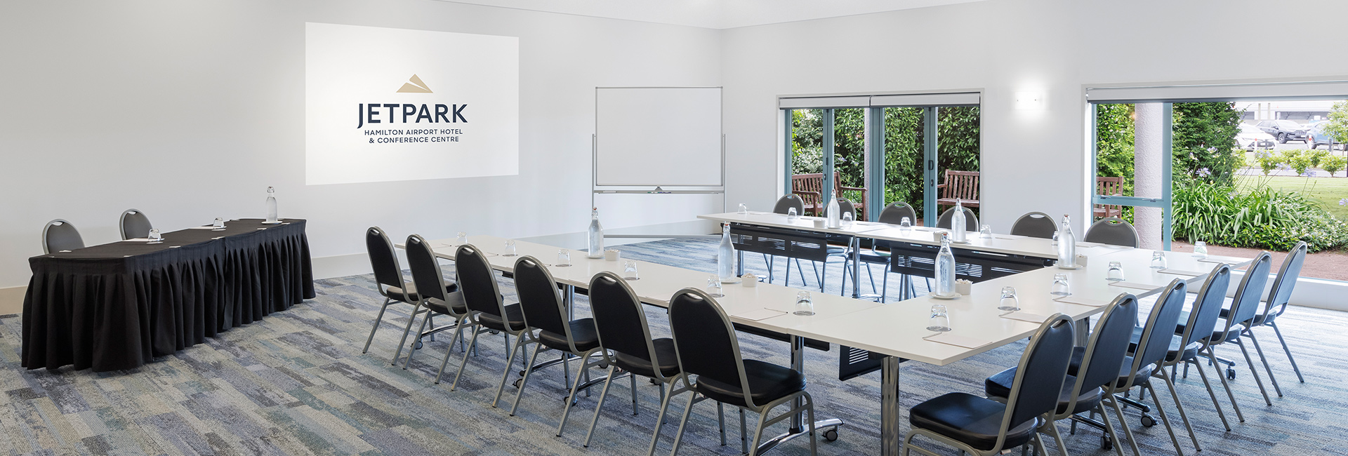 Hudson Room | JetPark Hotel Hamilton Airport Conference Rooms